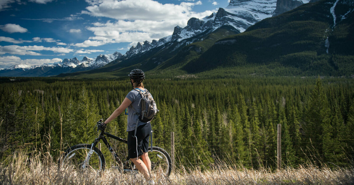 HI Canada | Our favourite bike routes in Canmore